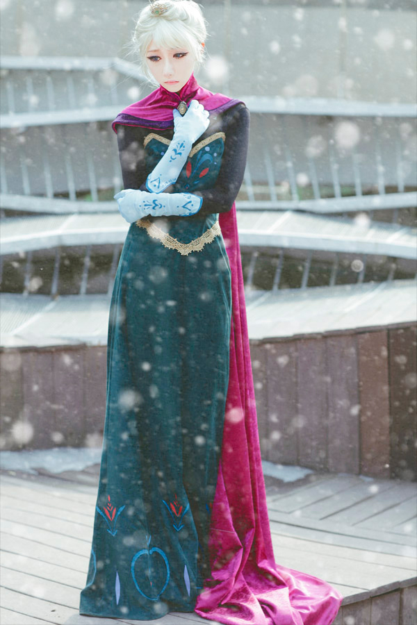 Cosplay Friday: Frozen by techgnotic on DeviantArt
